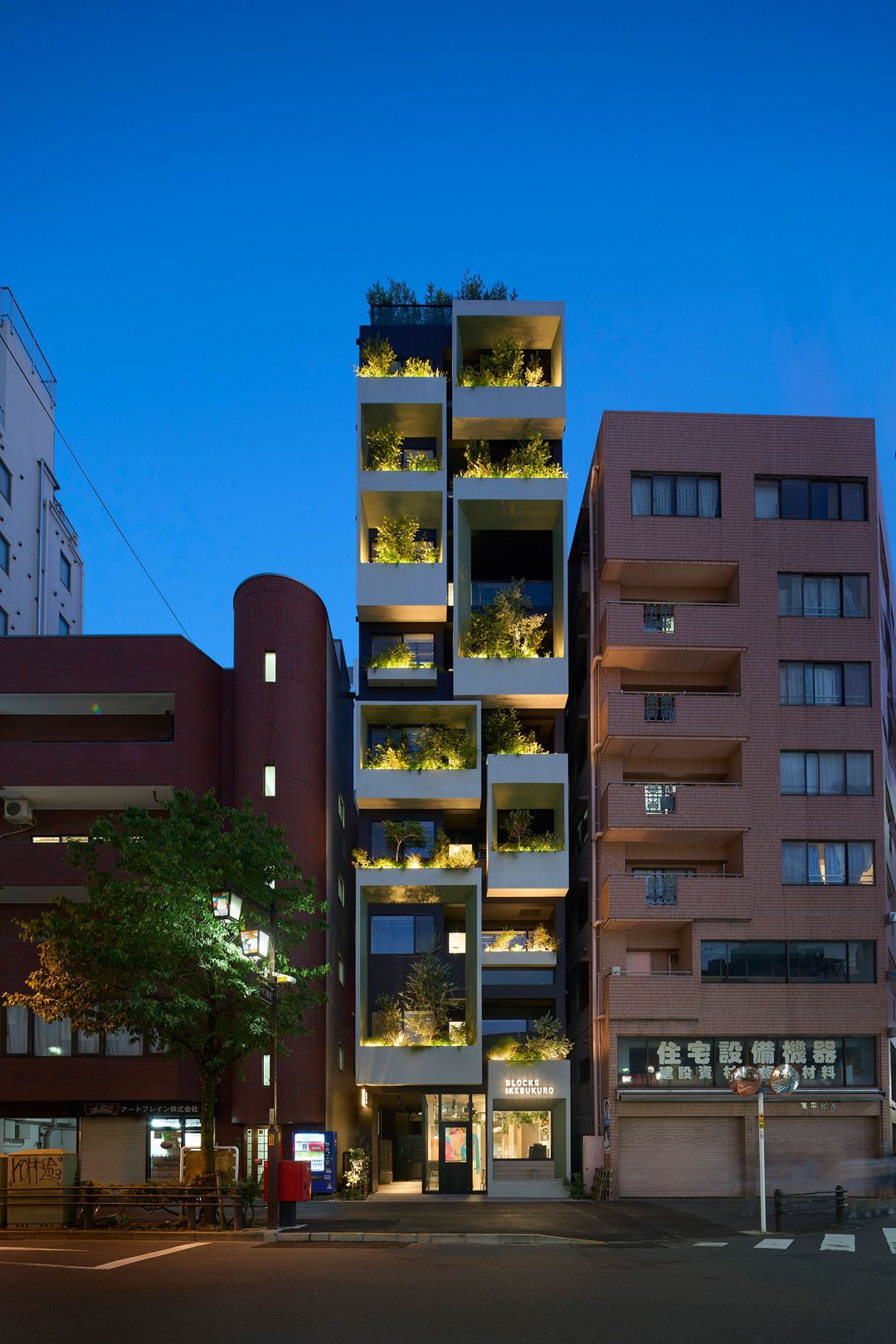 BLOCKS IKEBUKURO | Works | AIG