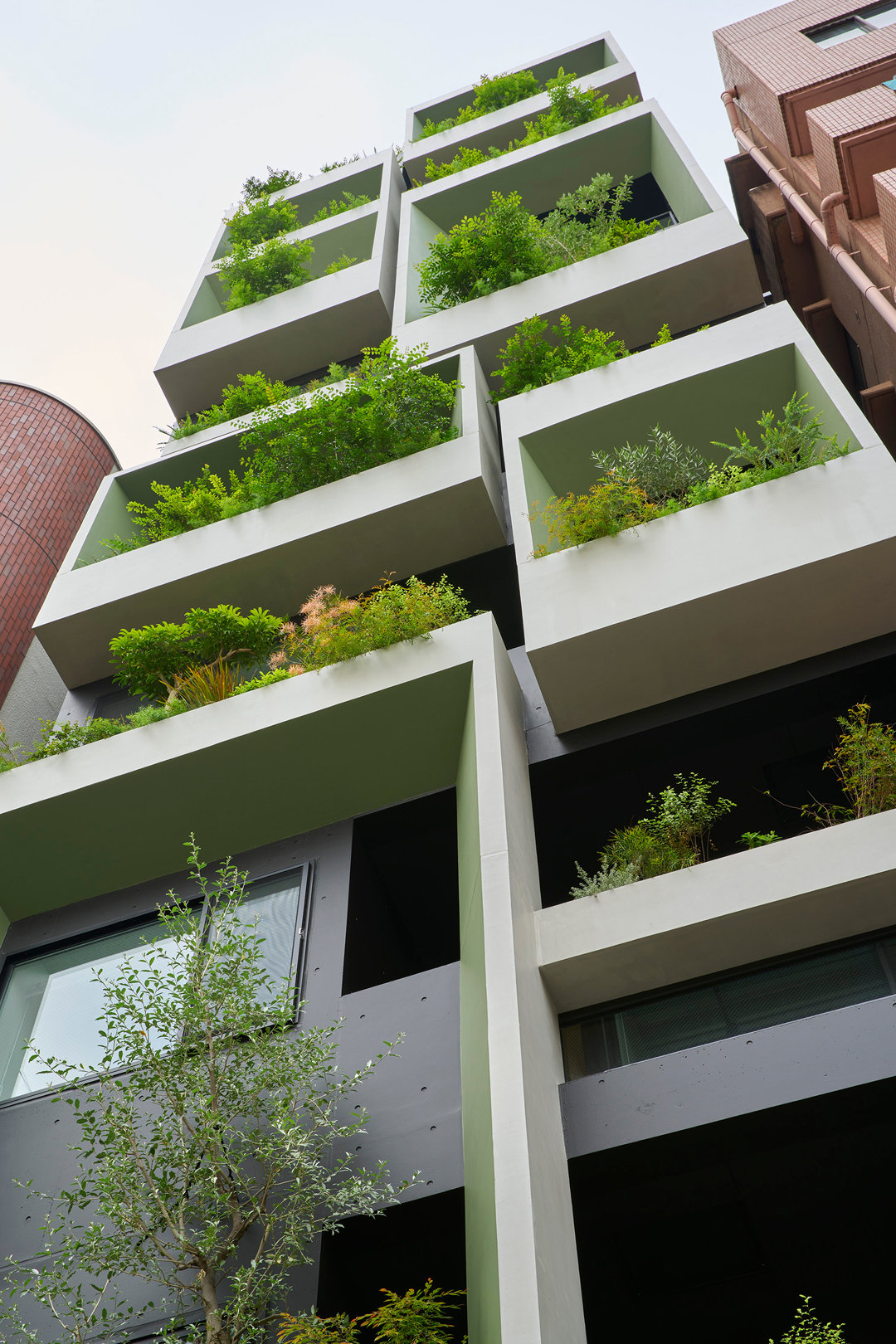 BLOCKS IKEBUKURO | Works | AIG