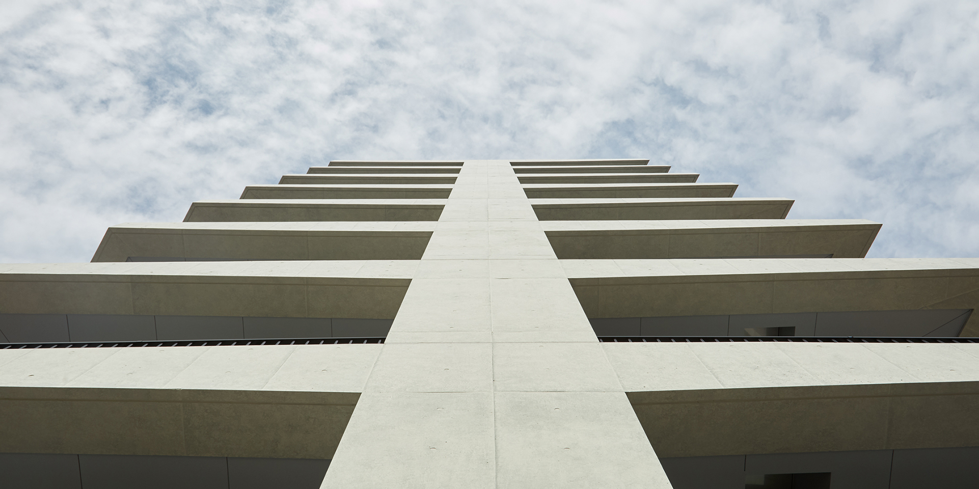 RayQuon Residence Nakano | AIG